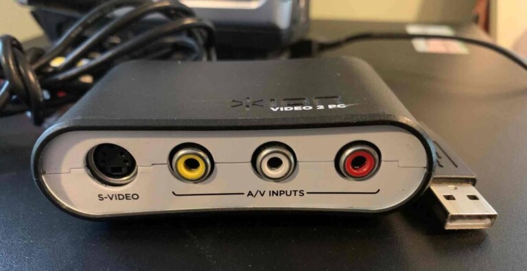 How to Transfer Digital 8 tapes to a Computer (with Pics)